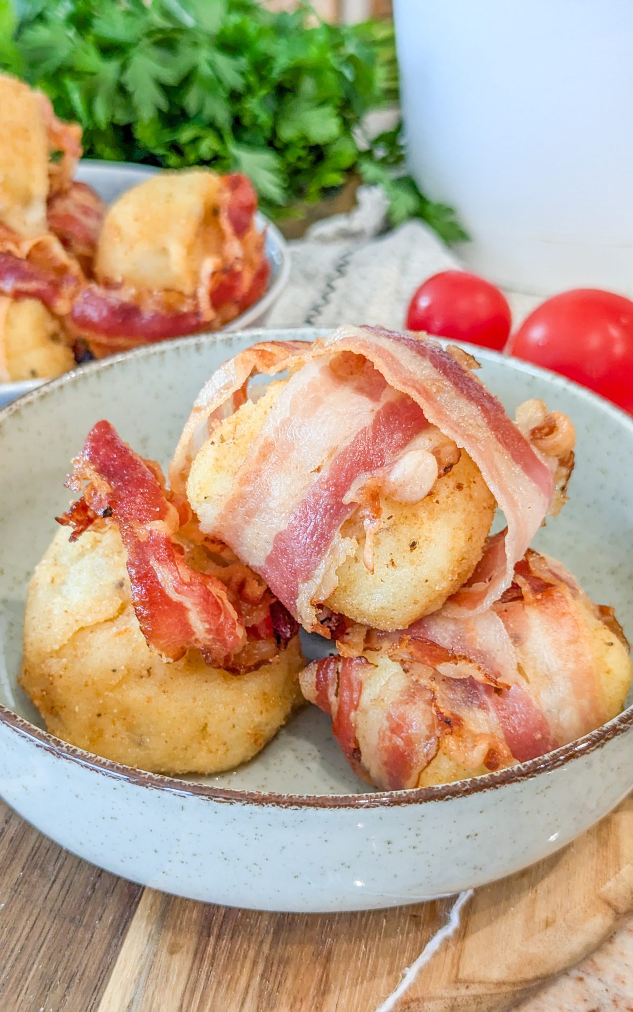 Mashed potato and bacon bombs filled with cheese - Yummmy Recipes