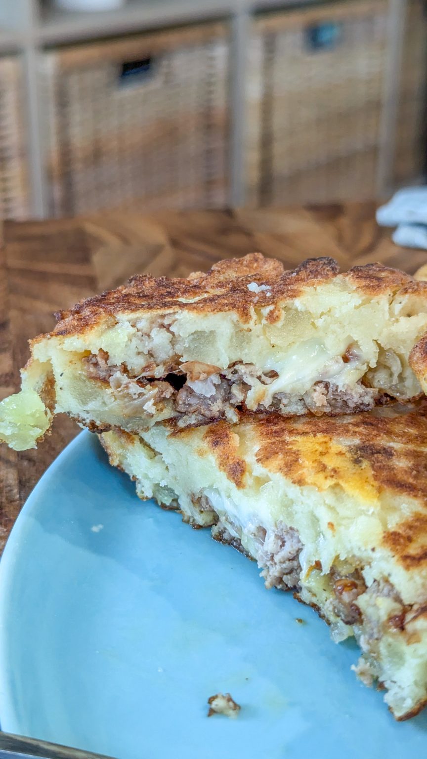 Cheesy beef stuffed potato cakes - Yummmy Recipes